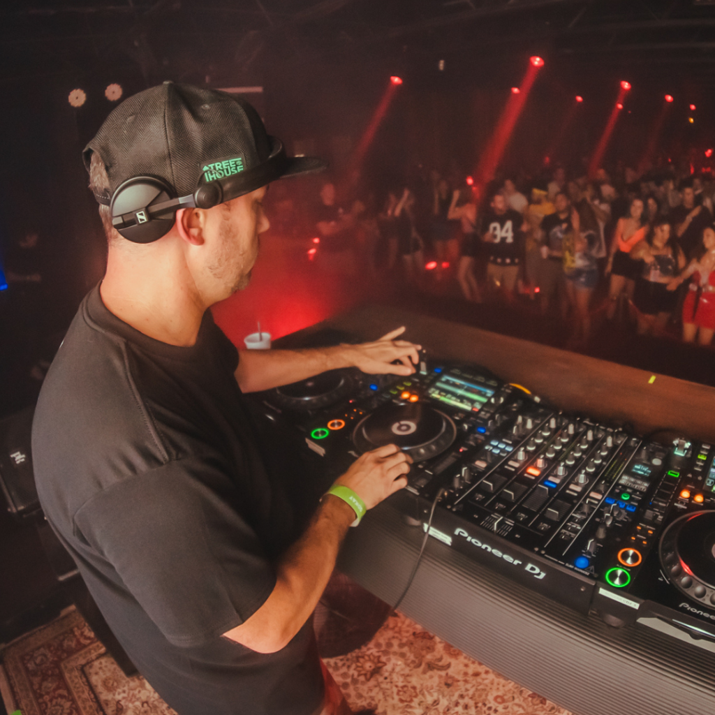 Jeffrey Thurston - Perth DJ - Streamline Entertainment